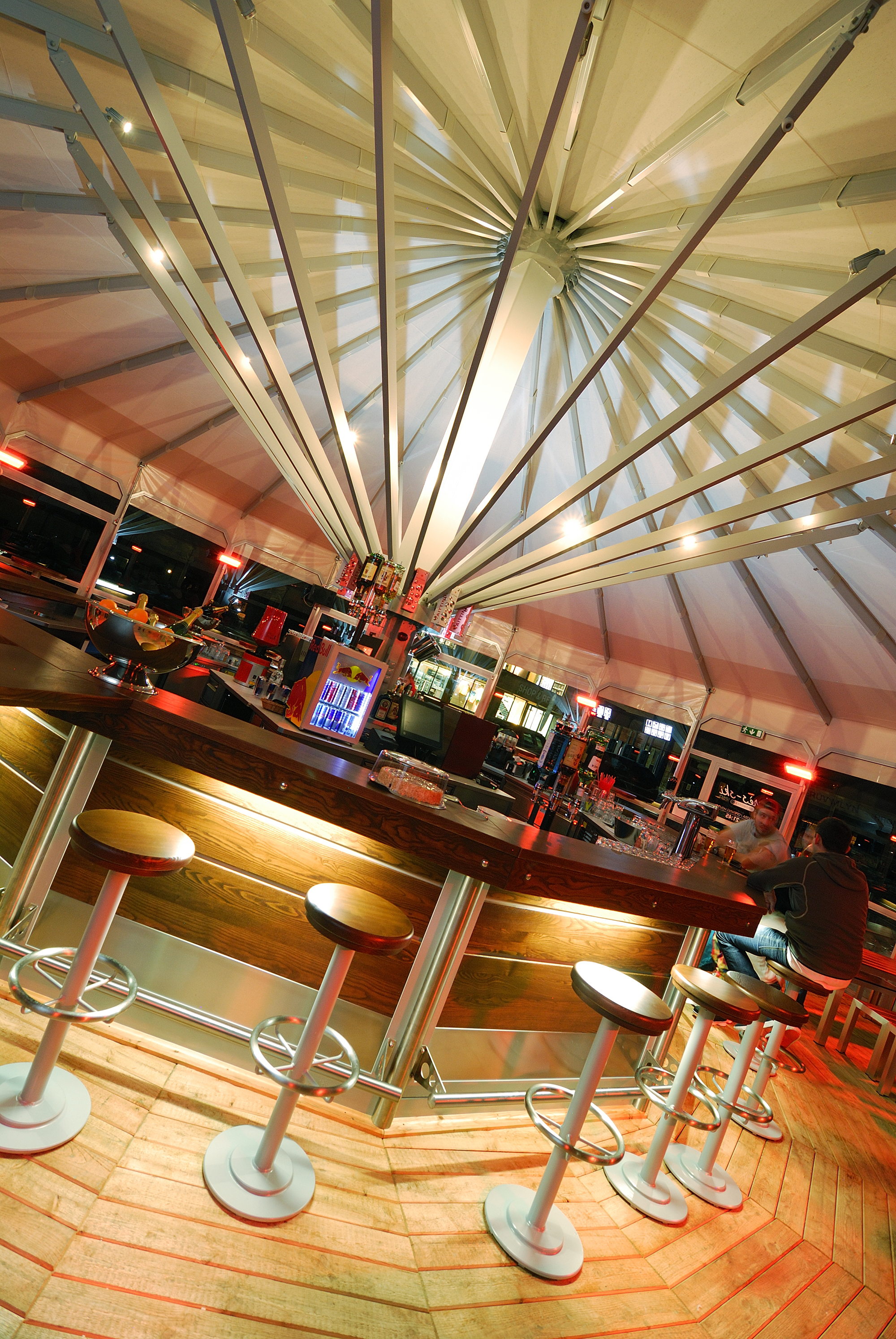 Skiareál Špindlerův Mlýn - Après-ski bar Svatý Petr