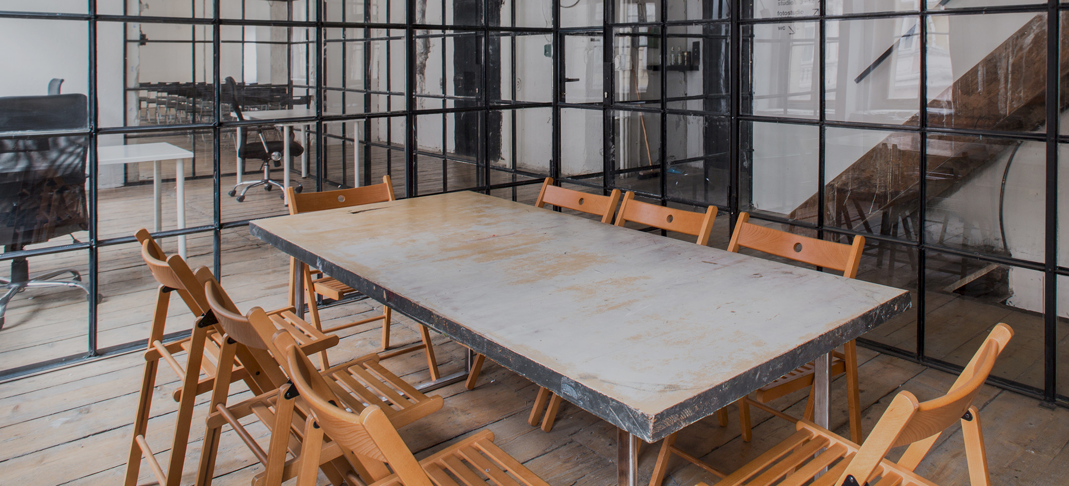 - Konferenční místnost