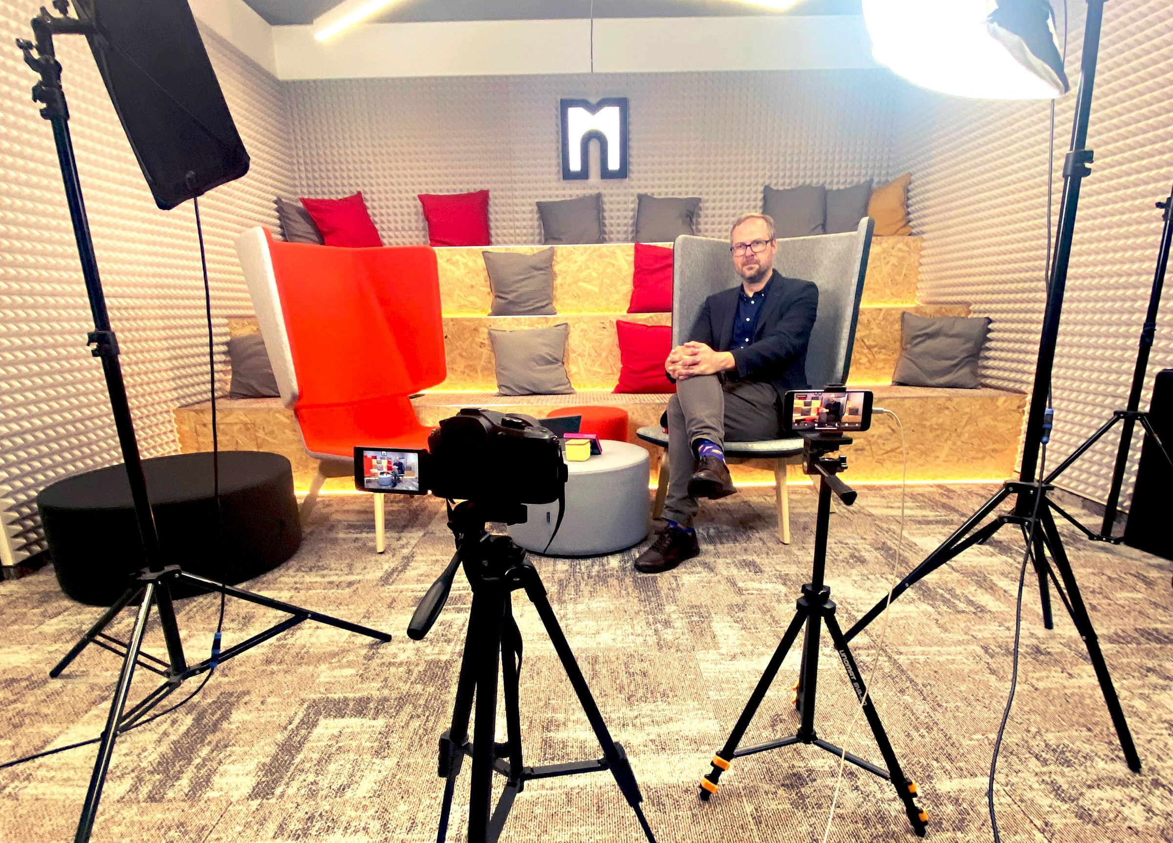 Mo-cha Vista - Mo-cha Podcast Studio Santon